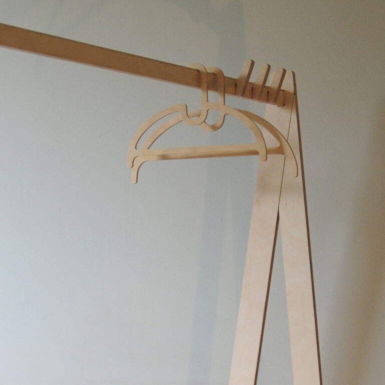 Mùpǔ Flat Pack Clothing Rack - Eco-friendly Crafted Furniture Online Store